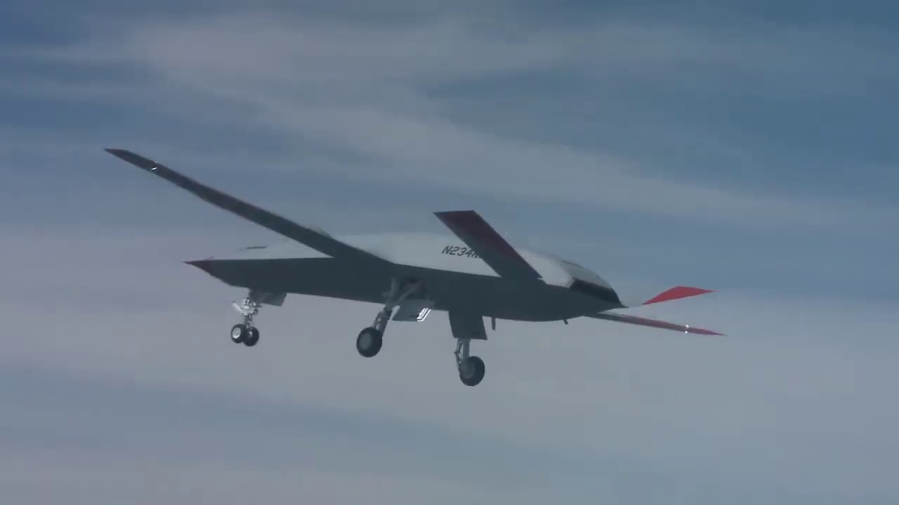 Boeing MQ-25 First Test Flight - YouTube