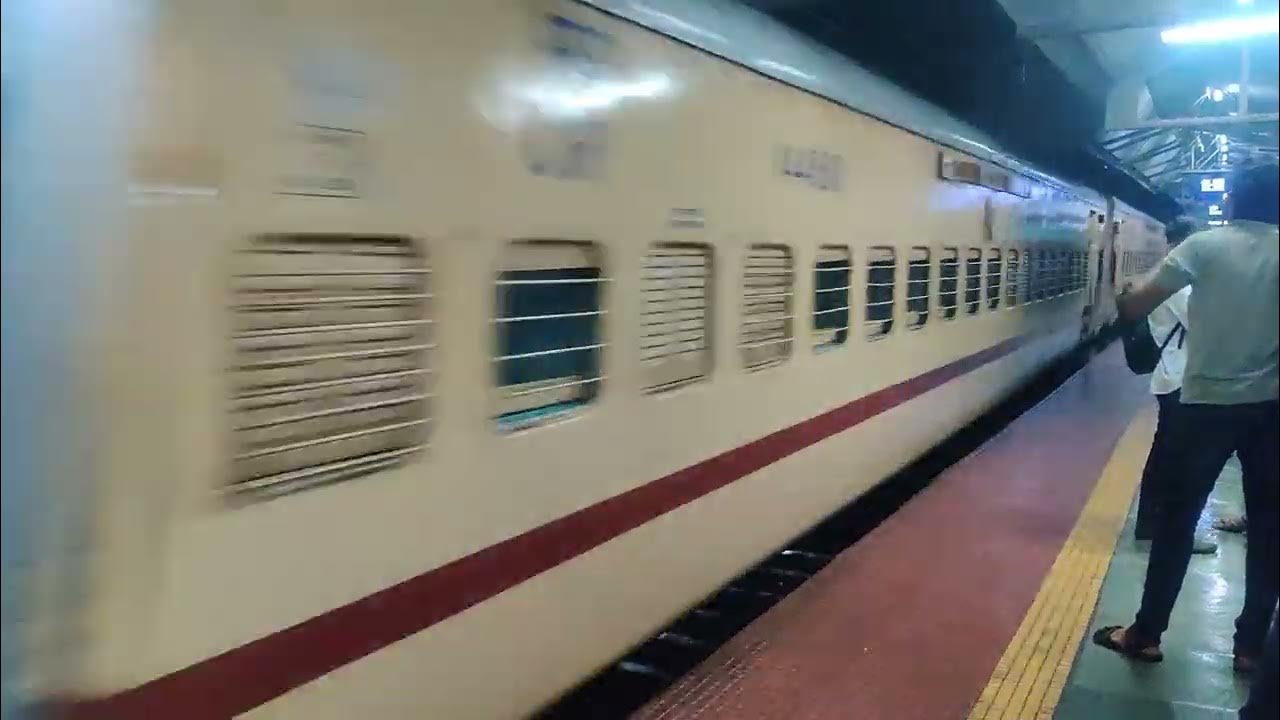 22157 Mumbai CSMT Chennai Egmore SF Mail hauled by WAP4 skipping Ghatkopar station - YouTube