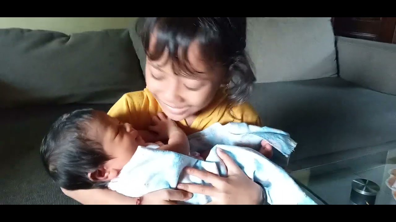 Kakak Lagi Jagain Adik Youtube