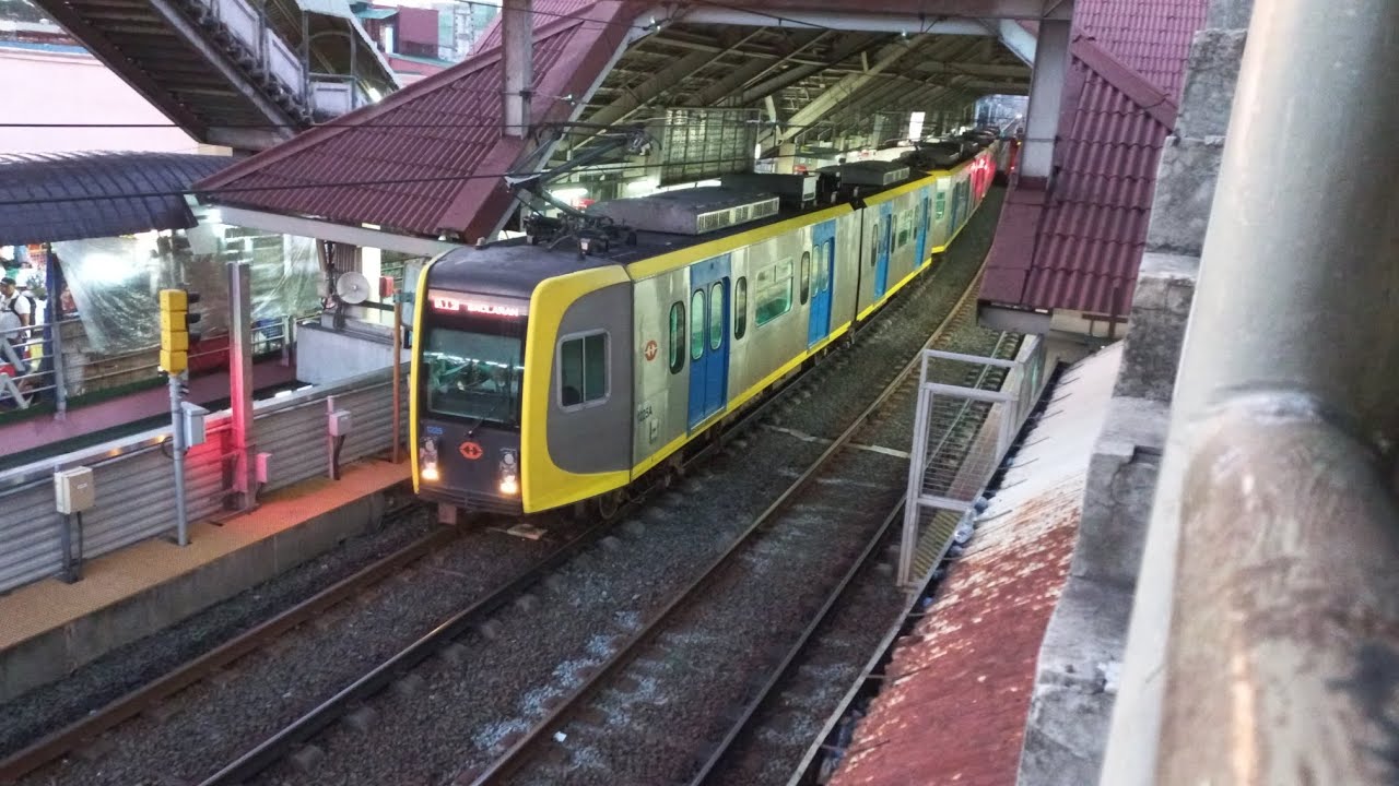 LRTA/LRMC Line 1 3rd Generation Set 7 departing EDSA Station - YouTube