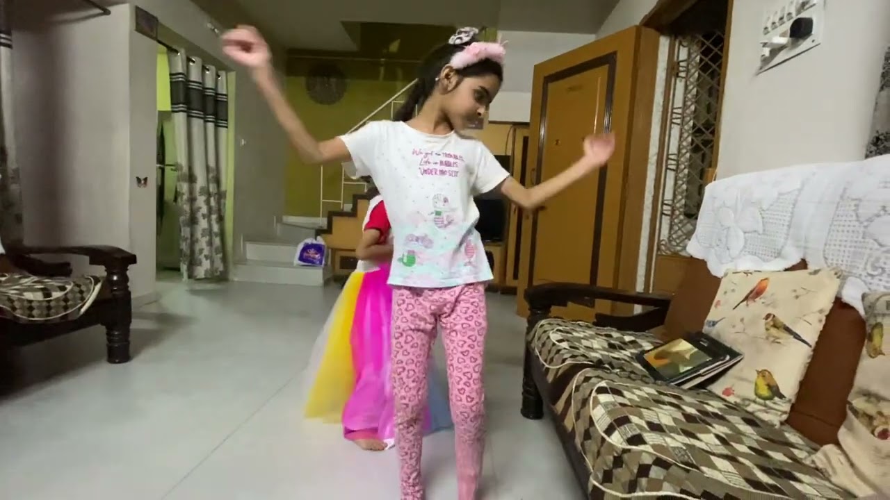 Yana dancing - YouTube