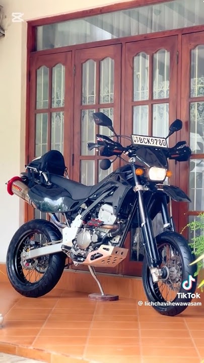 Kawasaki D tracker ... උස කෙට්ටු අය...😎😍😍 #srilanka #dtracker250 #wrx #drz400sm #hornet #r1 ...