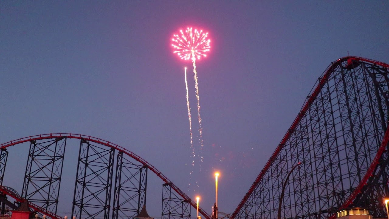 Blackpool Pleasure Late Night Riding Fireworks - YouTube