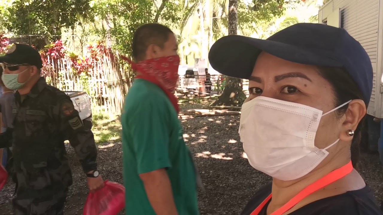 Relief Goods Operation in Barangay Payapag - YouTube