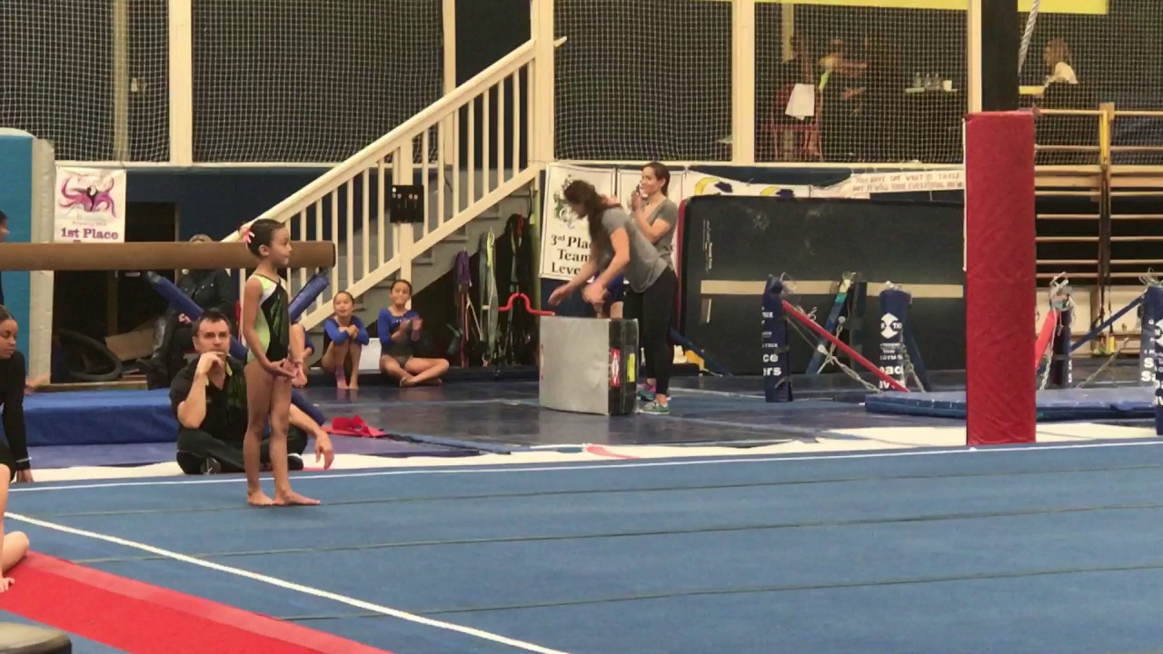 Little gymnastic girl on floor - YouTube