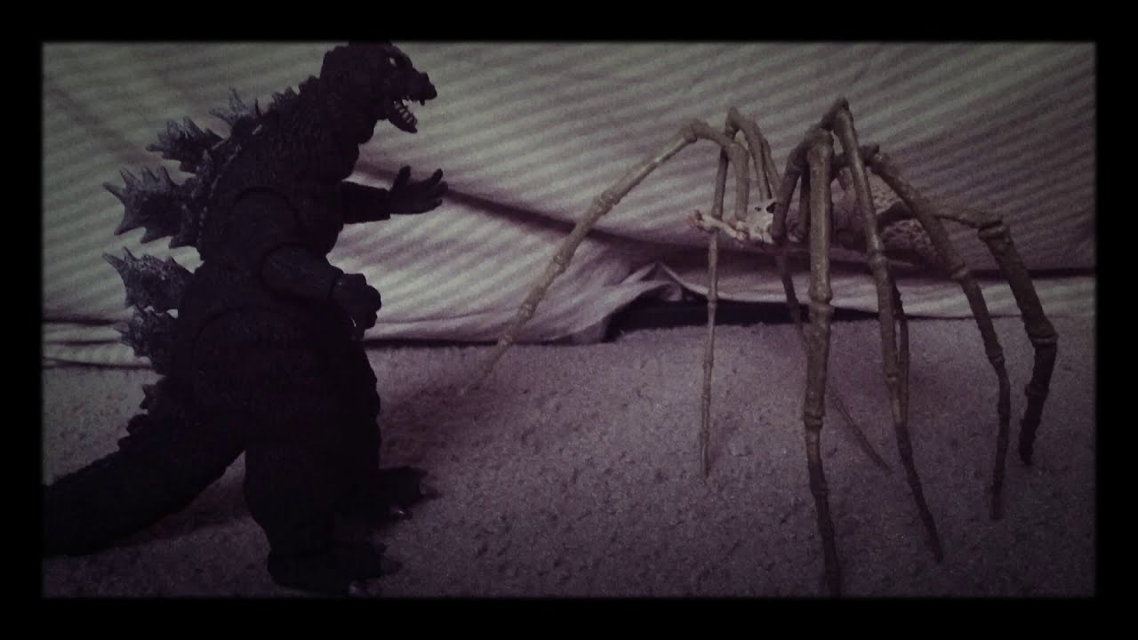 1992 Godzilla Against Mothra V.S Mother Longlegs from King Kong Skull ...