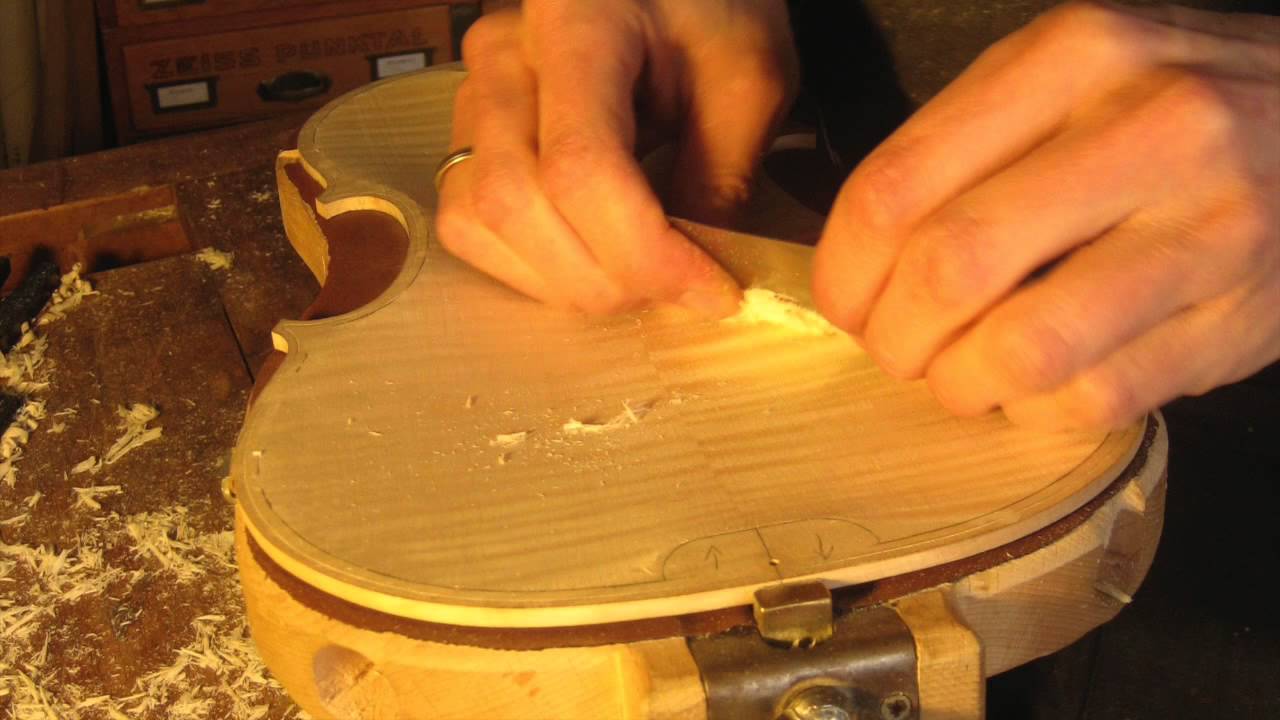 Making a Baroque Violin in 30 seconds - YouTube