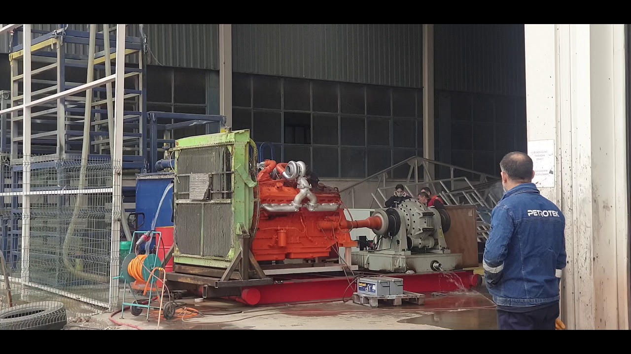 Full throttle Detroit Diesel V16 - YouTube