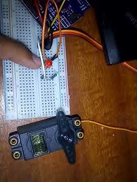 Basic Push Button Control to Servo Motor - YouTube