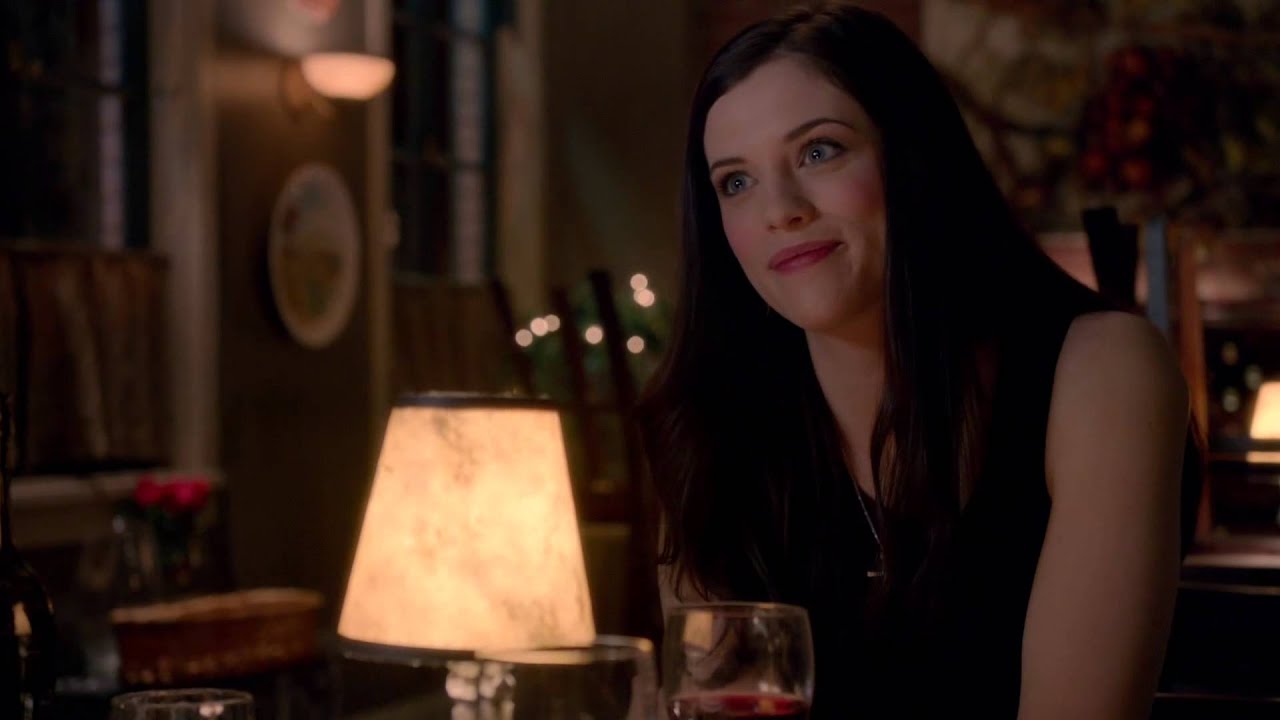 Arrow S0107 Muse of Fire Clip 3 (Dinner with Helena Part 2) - YouTube