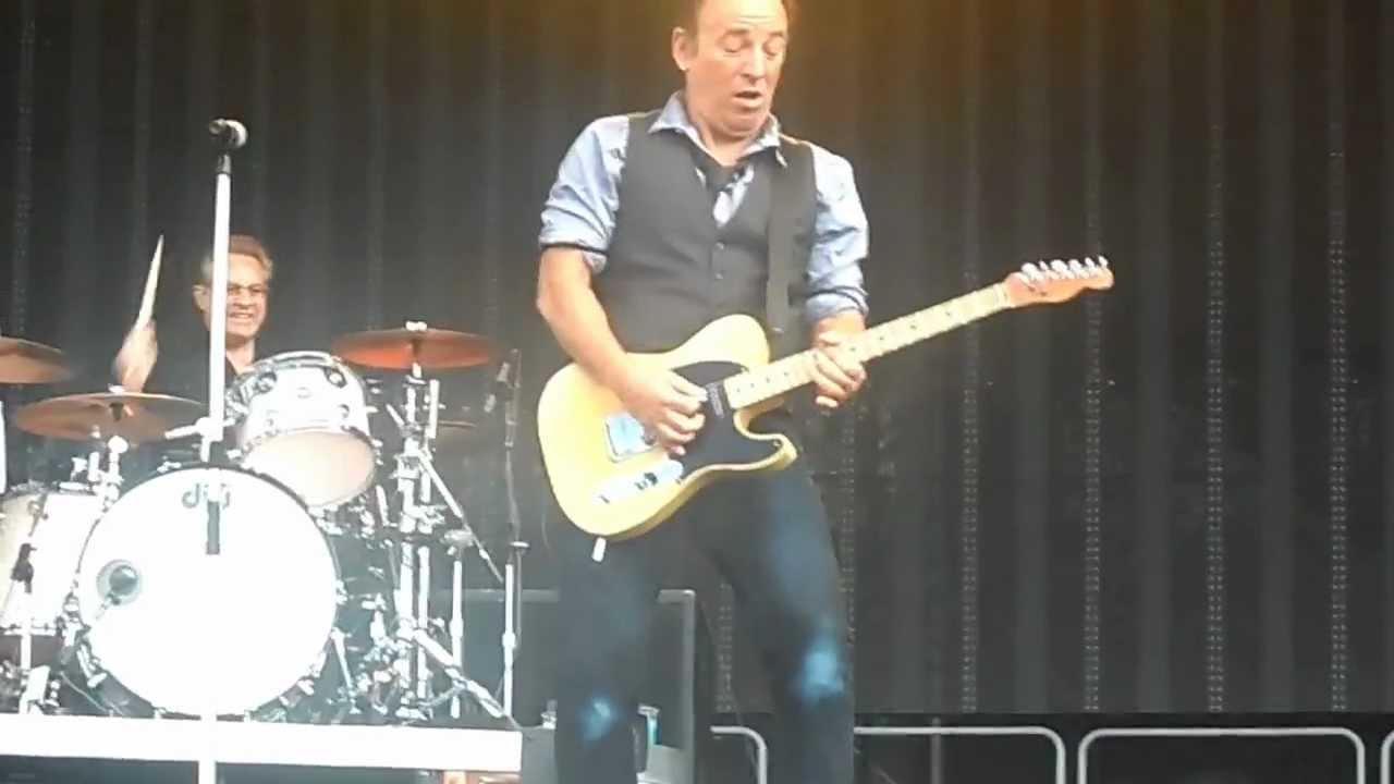Bruce Springsteen "Rocking all over the world" Helsinki 2012 - YouTube