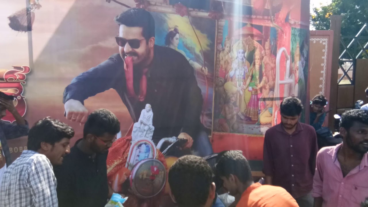 Every Jr ntr fan must watch_Jr NTR fans celebrations at JaiLavaKusa ...