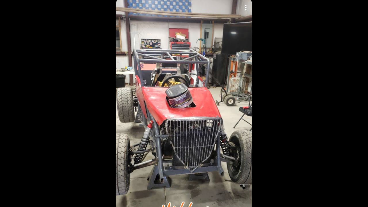 Pigs Feed Episode 2- Dwarf Car Build - YouTube