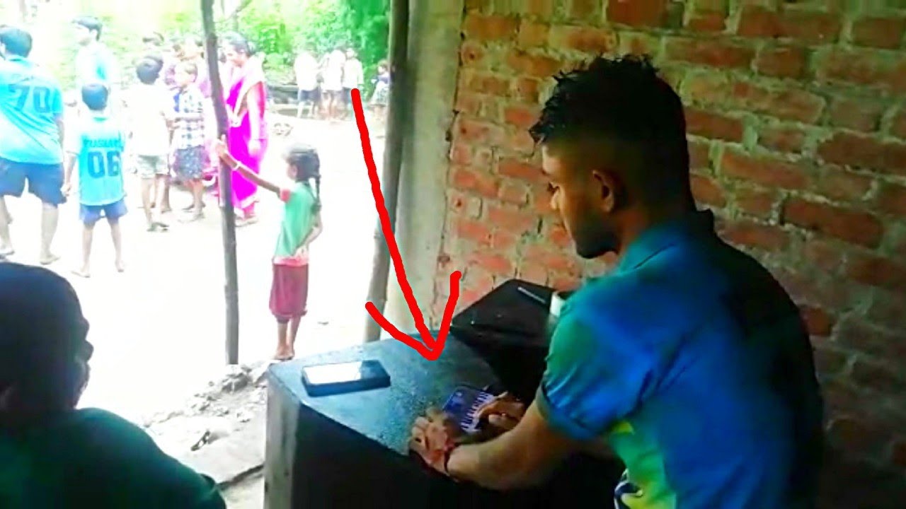 MOBAIL MADHE KY BHARI 🎹 KEYBOARD VAJAV - YouTube