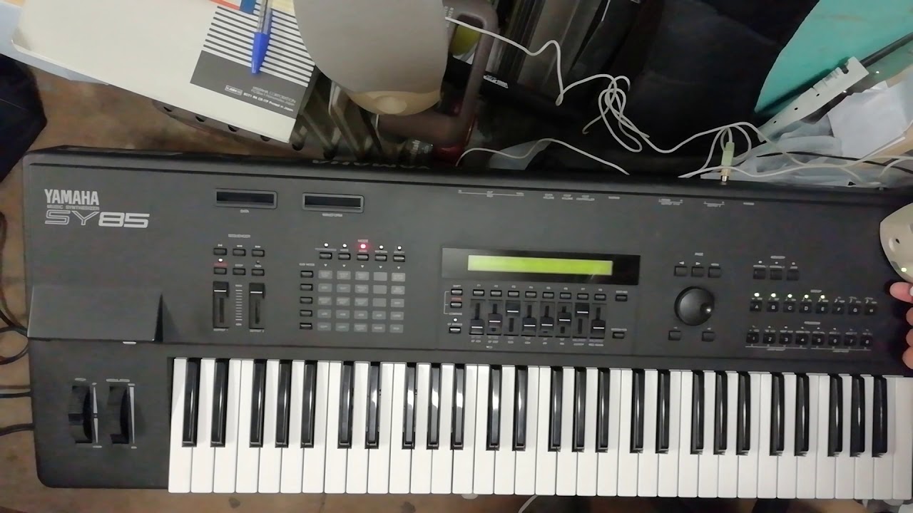 YAMAHA SY85 Alan Parsons, Kraftwerk ecc - YouTube
