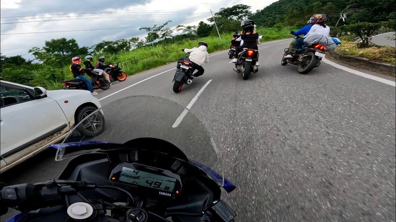 Close Calls 😱 TVS Ntorq || Dominar 400 crazy 🤣 || Mt 15 chasing R15 😎 ...