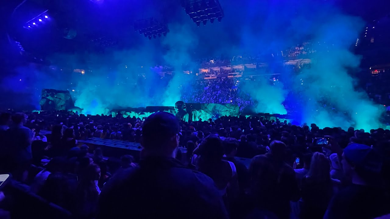 TRAVIS SCOTT CIRCUS MAXIMUS TOUR PHILLY PA “AYE” FT LIL UZI VERT WELLS ...