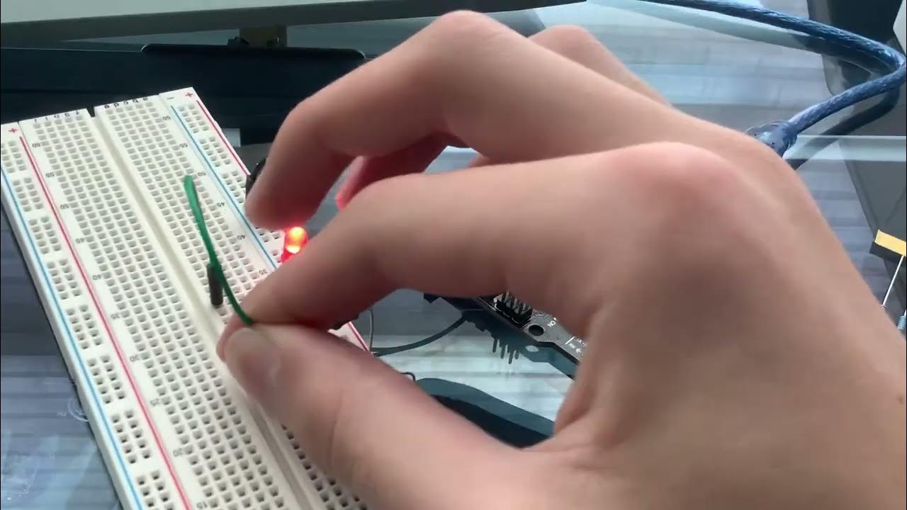 Elegoo UNO R3 Super Starter Kit Lesson 3 LED - YouTube