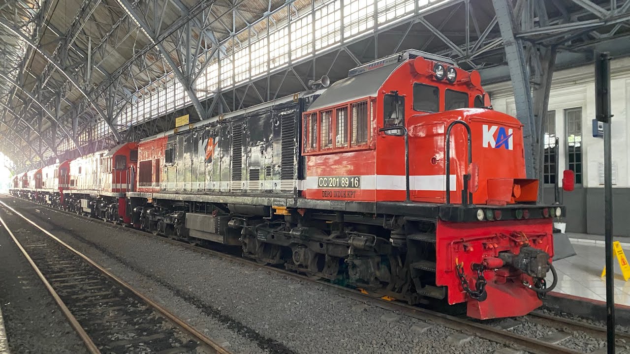 [CC 201 RnB] 6 unit Lokomotif Red n Blue mutasi dari Divre ke Daop ...