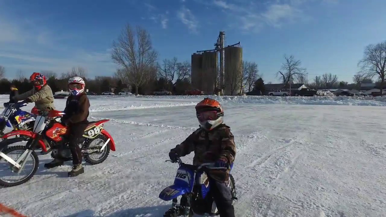 Crystal Lake, Iowa Ice Race - YouTube