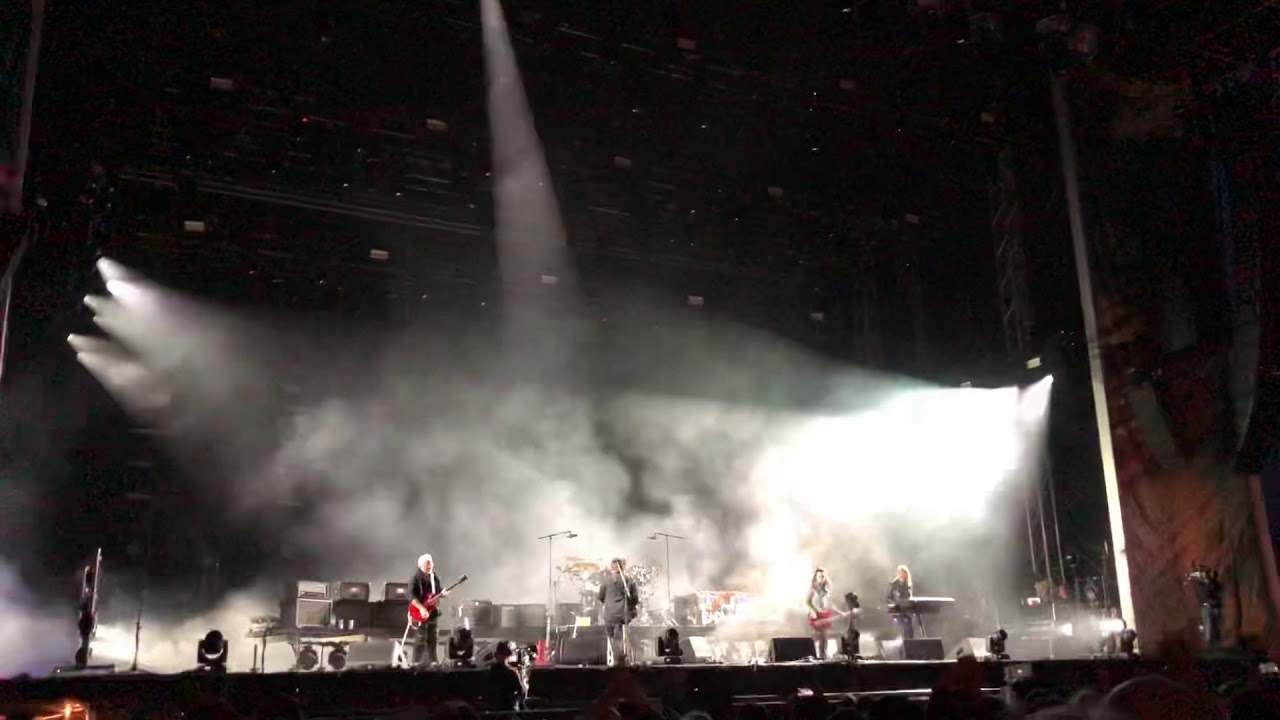 The Cure ”A Night Like This” Live 2019 - YouTube