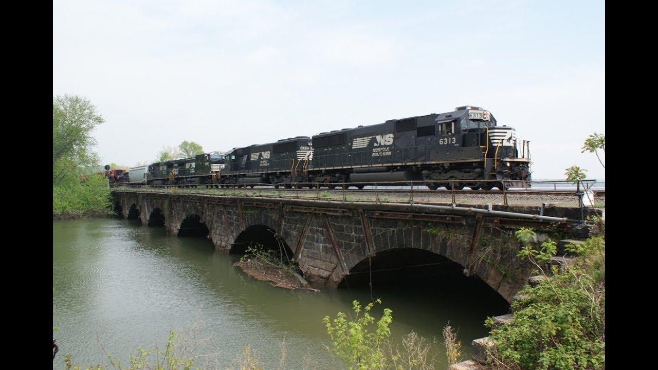 NS 62A with CASE Combines - YouTube