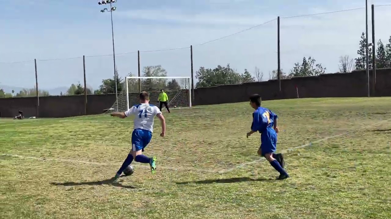GOOOOOAAALLL!!!!! Amazing Curved Soccer Shot - YouTube