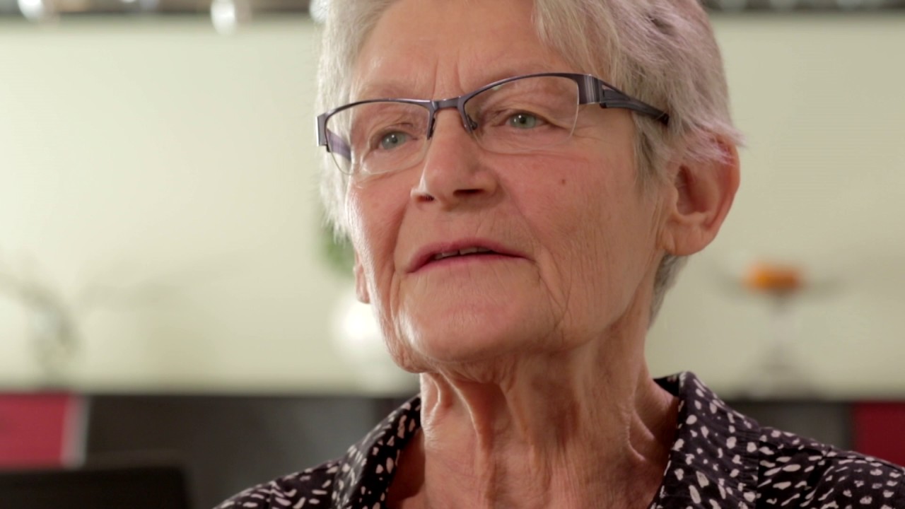 Dorthe og Birgit redder Birgits mand, Keld - YouTube