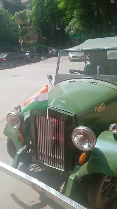 Old winage Geep in Dadar Choupati - YouTube