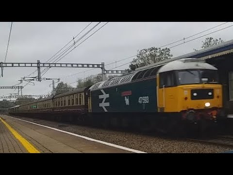 Class 47: 47593 + 47712 Pass Through Tilehurst Station - YouTube