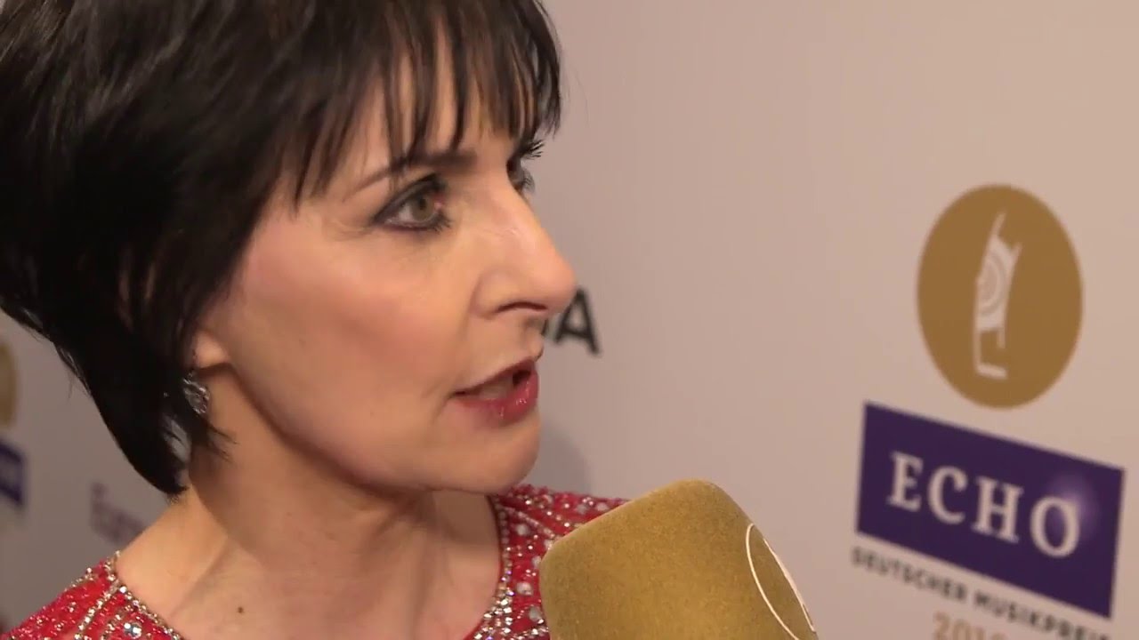 Enya Interview on ECHO 2016 Berlin , 07 04 2016 - YouTube