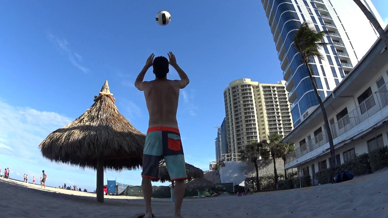 Mike Shows the Pros How to Set on the Beach - YouTube