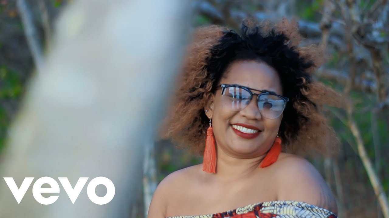 Miss Victoria -Forever- (Oficial Video) By AP Films - YouTube