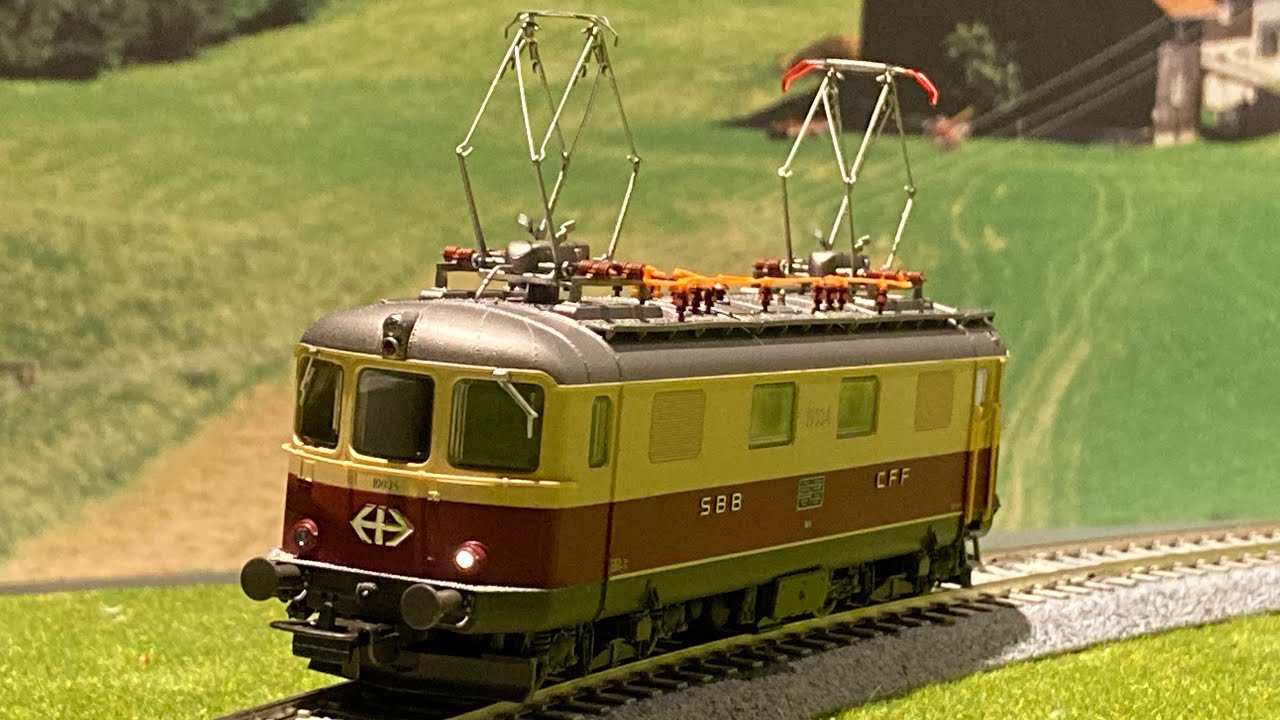 【H0】Piko 96884 SBB Re 4/4 I TEE livery - YouTube