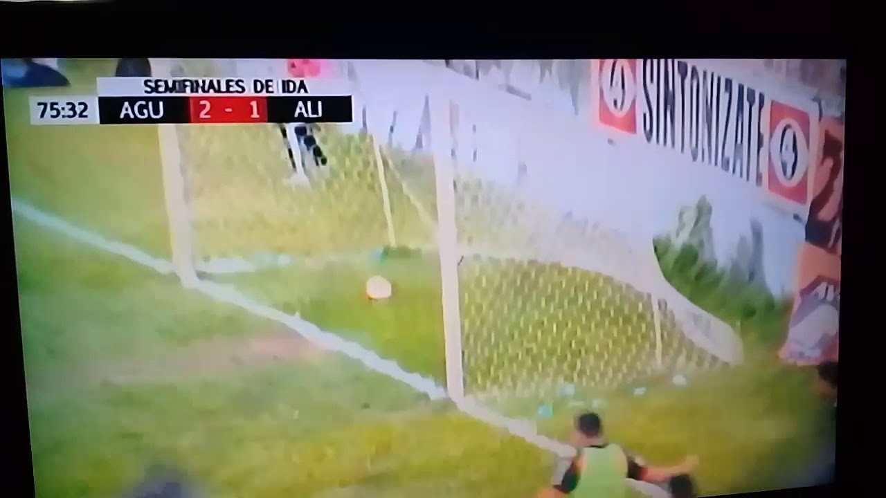 Chilena de javier lescano cd aguila - YouTube