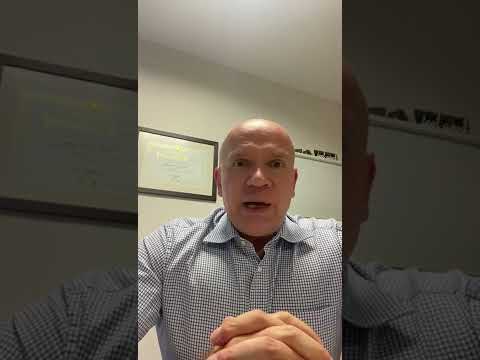 Erkek çocuklardaki doğmalık penis eğrilikleri ne zaman tedavi edilmelidir ?