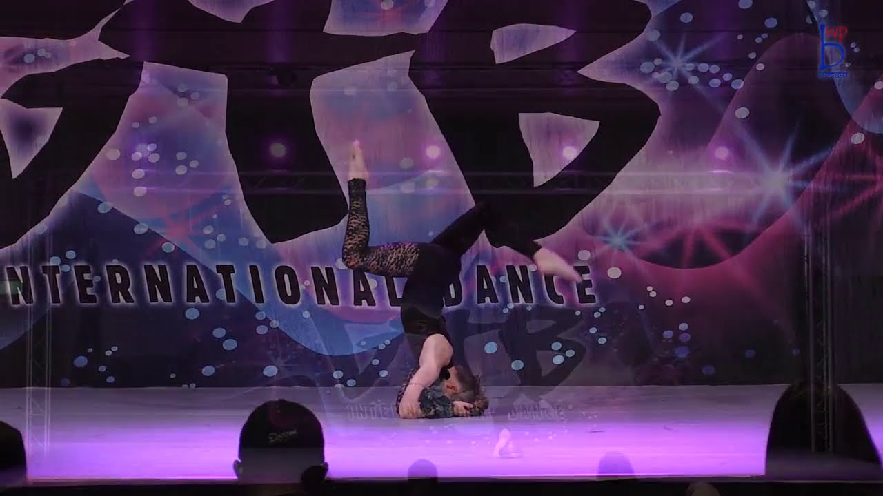 10 Years Acro Solo - Into The Woods | Sienna Murphy - YouTube