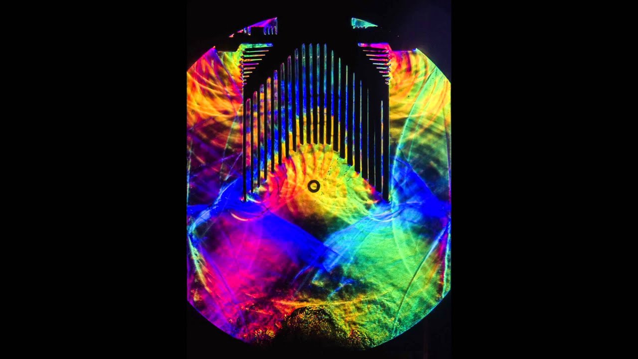 Shock Wave Hits a Heat Sink - YouTube