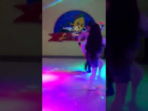 Tərəkəmə rəksi balaca qızcığaz