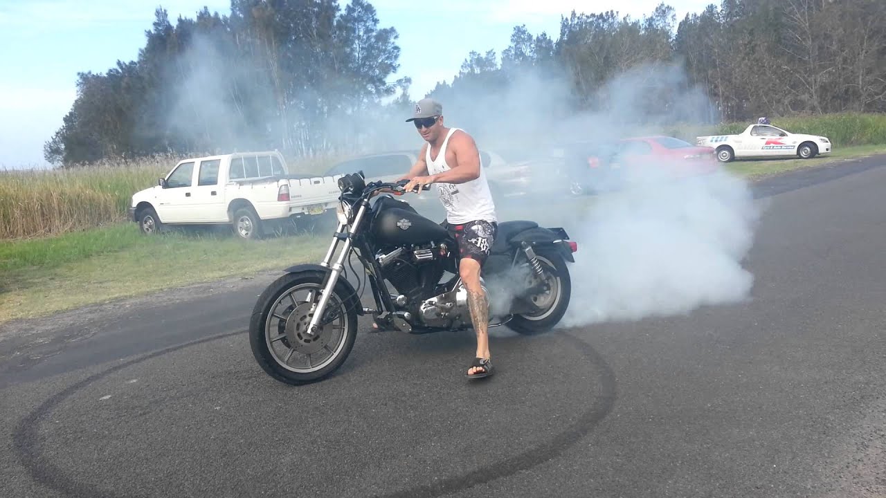 Best Harley burnout - YouTube