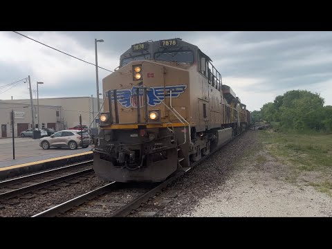 UP 7878 Leads A Welded Rail Train Past Woodstock With A Very Friendly Crew! (7/11/23) - YouTube