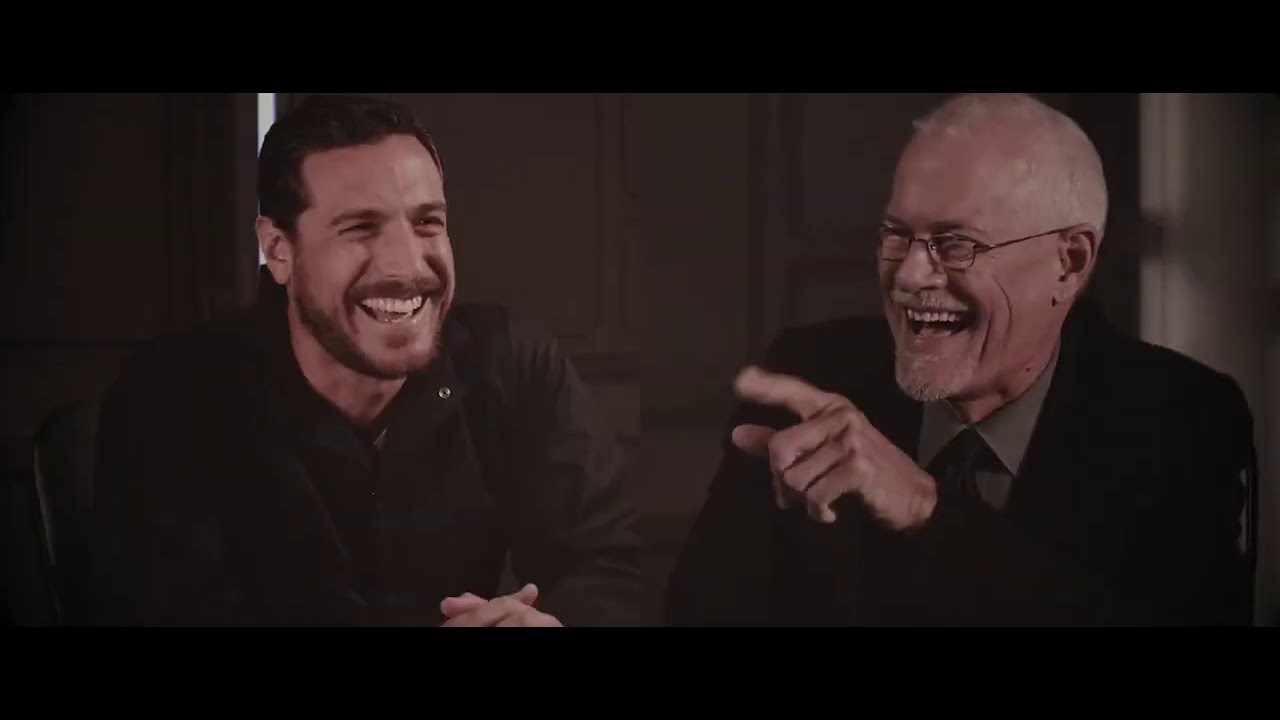 Cena de InterReflections ‘A ESPERANÇA É UMA DROGA QUE SUBJUGA ' - Peter ...