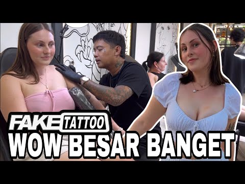Bule cantik bikin Tattoo kecil saja di bagian paling enak !!!!