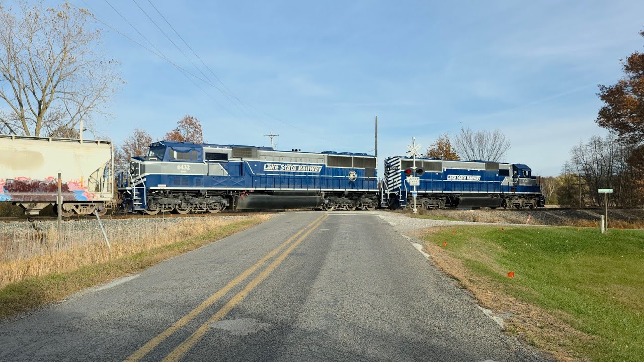 LSRC 6351 & LSRC 6432 Southbound Rathbun Rd. Birch Run - YouTube