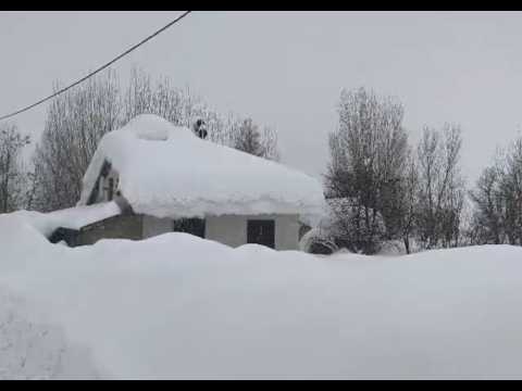 77 Köy Yolu Kapandı, Ovacık’ta Kar 2 Metreyi Aştı