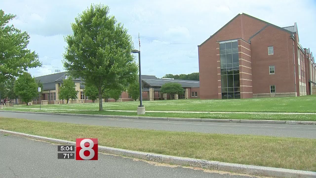Armed police officers to be assigned to North Haven public schools ...