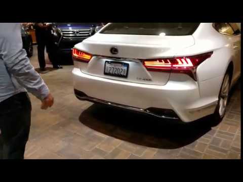 2018 Lexus LS500 hands free trunk releass5 - YouTube