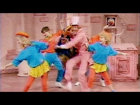 Rod Hull and Emu's Pink Windmill Kids: Body Dancing - YouTube