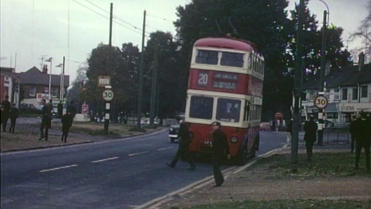 Belfast trolleybus tours Reading - YouTube