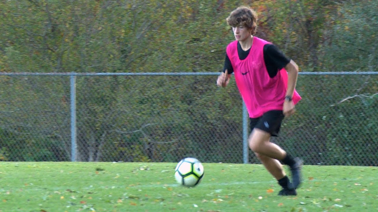 Stonington's Rhys Hammond won't stop running - YouTube
